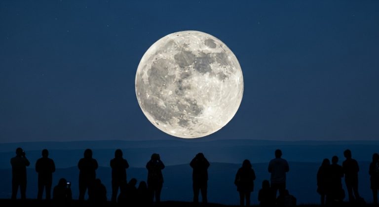 Last Supermoon of 2025 Illuminates America's Enduring Spirit! - مجله ...